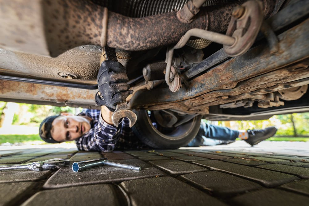 Setting Up A Home Mechanic’s Garage: 5 Things to Consider